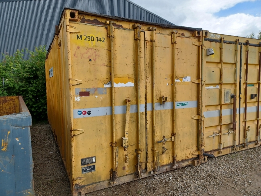 Klaravik auktioner - Isoleret container