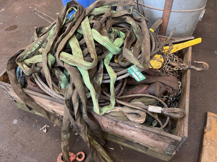 Klaravik auktioner - Løfteudstyr, skraldetaljer