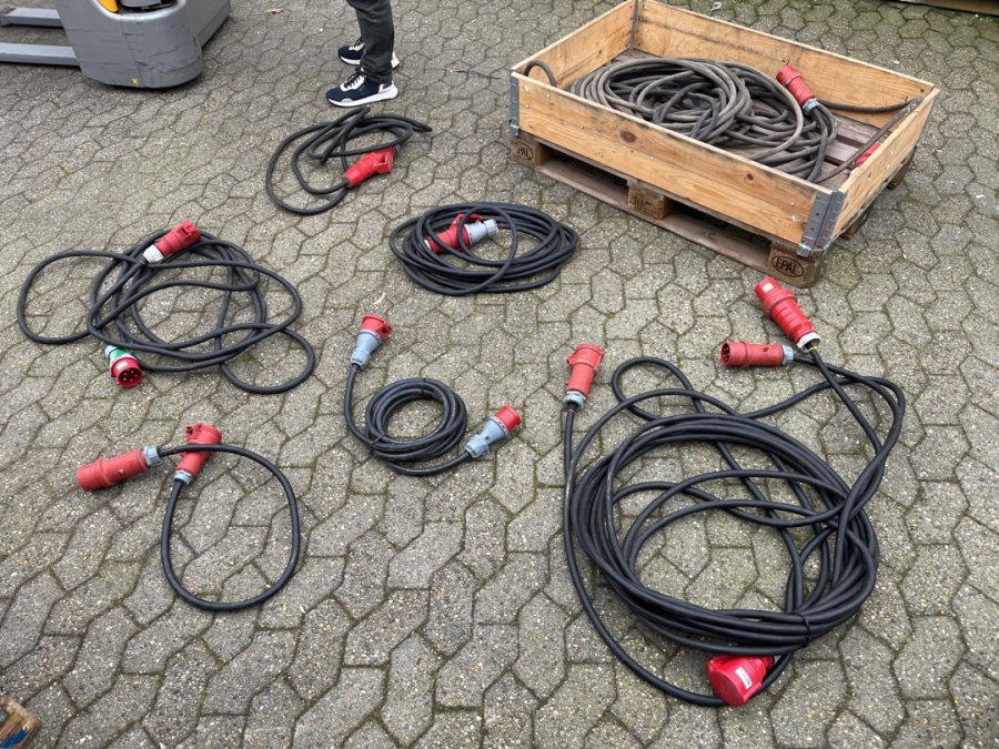 Klaravik auktioner - Forlænger kabler