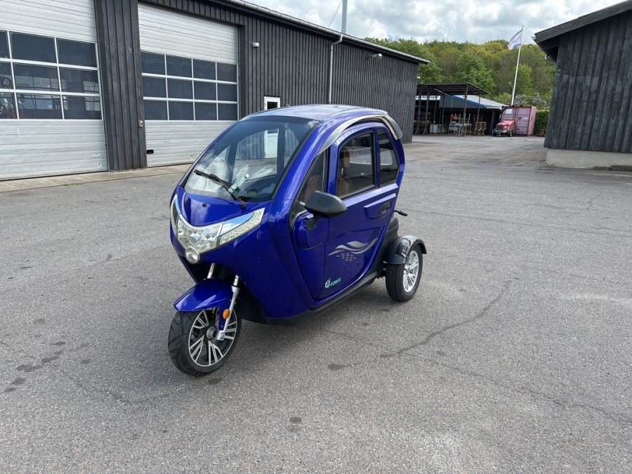 Klaravik auktioner - 3 hjulet kabine el scooter