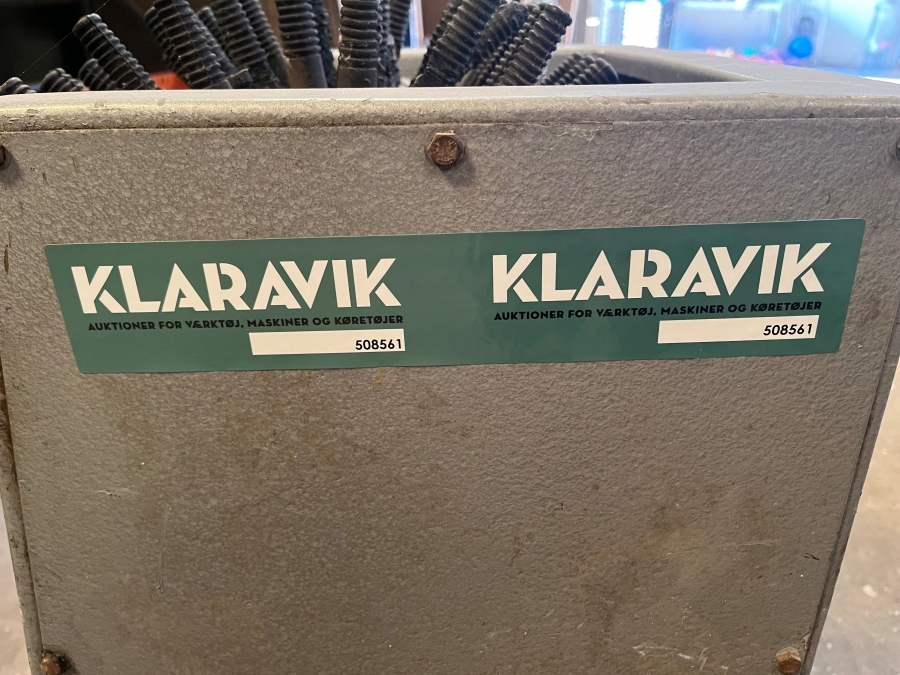 Klaravik auktioner - Fjerkræplukker