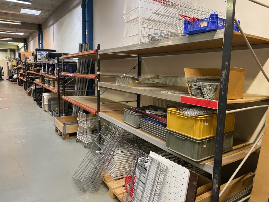 Klaravik auktioner - Lager reoler.