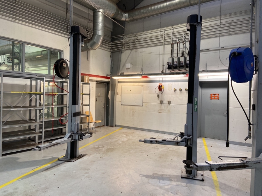 Klaravik auktioner - Bil lift