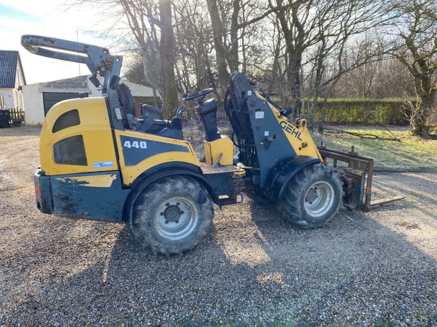 Klaravik auktioner - Minilæsser Gehl 440