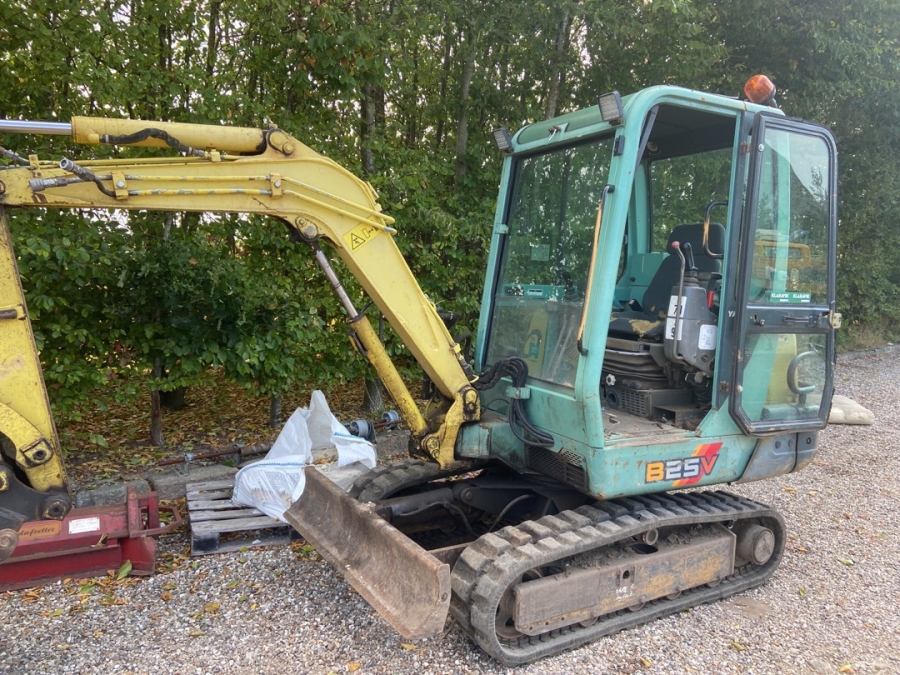 Klaravik auktioner - Gravemaskine