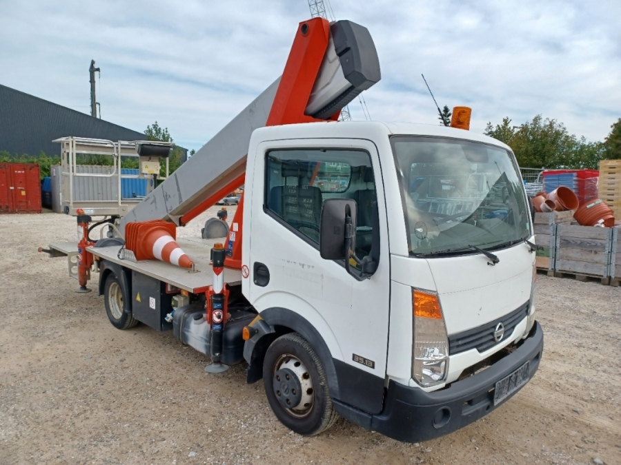 Klaravik auktioner - Liftbil - rep. objekt