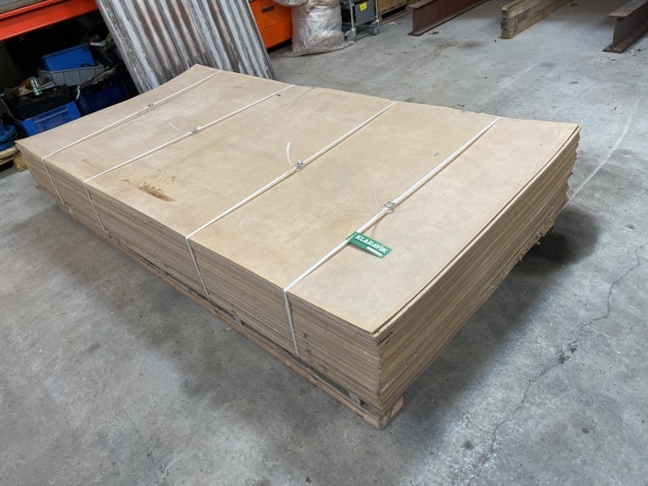 Klaravik auktioner - Masonit plader