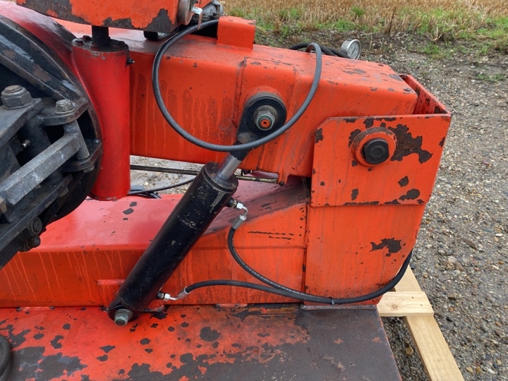 Klaravik auktioner - Dækmaskine