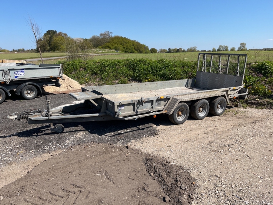 Klaravik auktioner - Maskintrailer