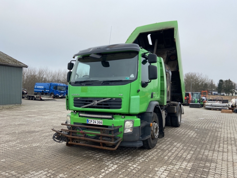 Klaravik auktioner - Feje/suge lastbil