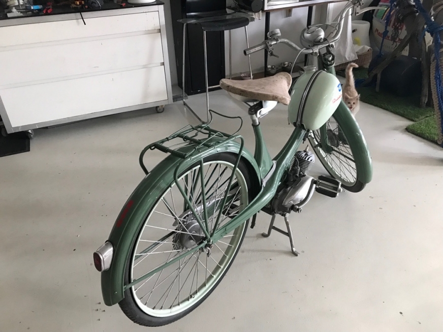 Klaravik auktioner - Veteran knallert