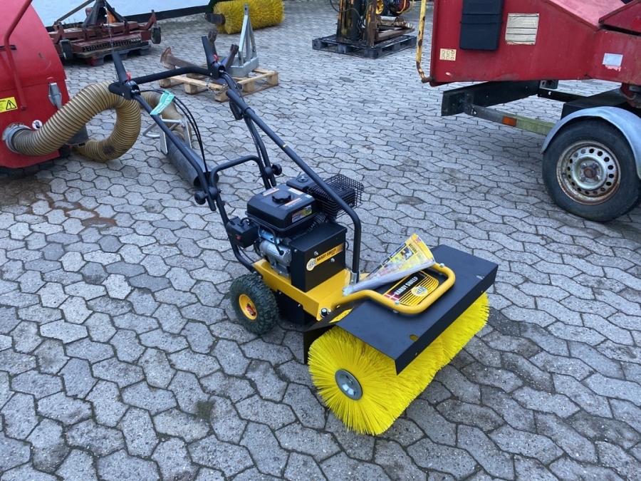 Klaravik auktioner - Fejemaskine