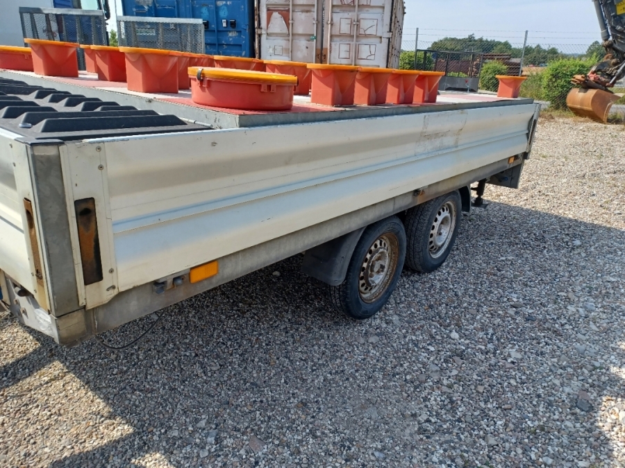 Klaravik auktioner - Skiltetrailer