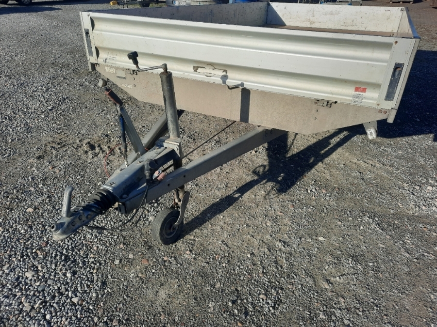 Klaravik auktioner - Trailer 3000 kgs