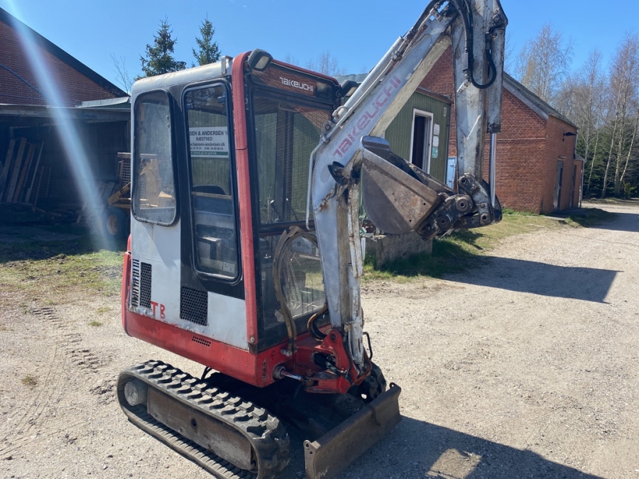 Klaravik auktioner - Minigraver Takeuchi TB15