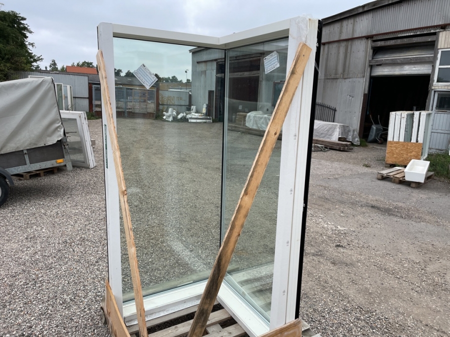 Klaravik auktioner - Vinduesparti