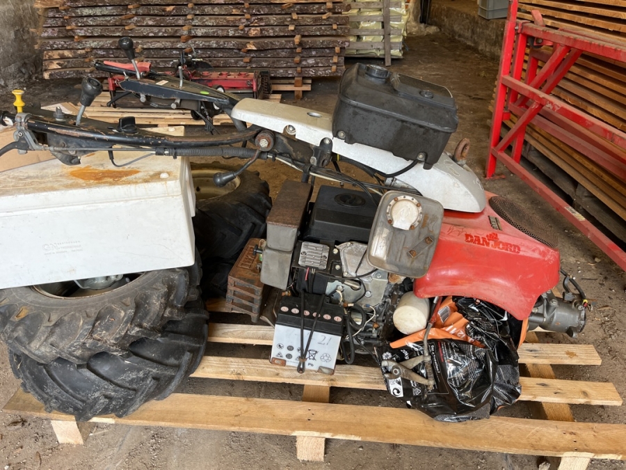 Klaravik auktioner - Redskabsbærer