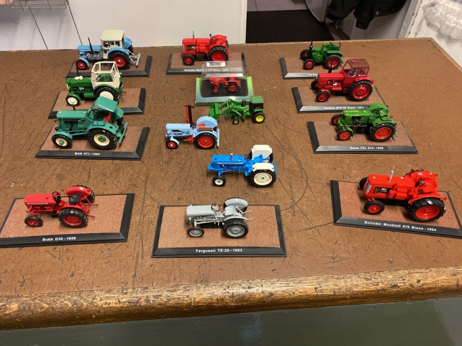 Klaravik auktioner - Model traktorer