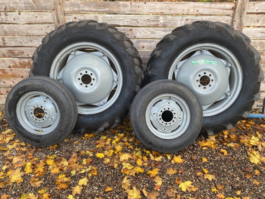 Klaravik auktioner - Hjul Massey Ferguson 35 /135