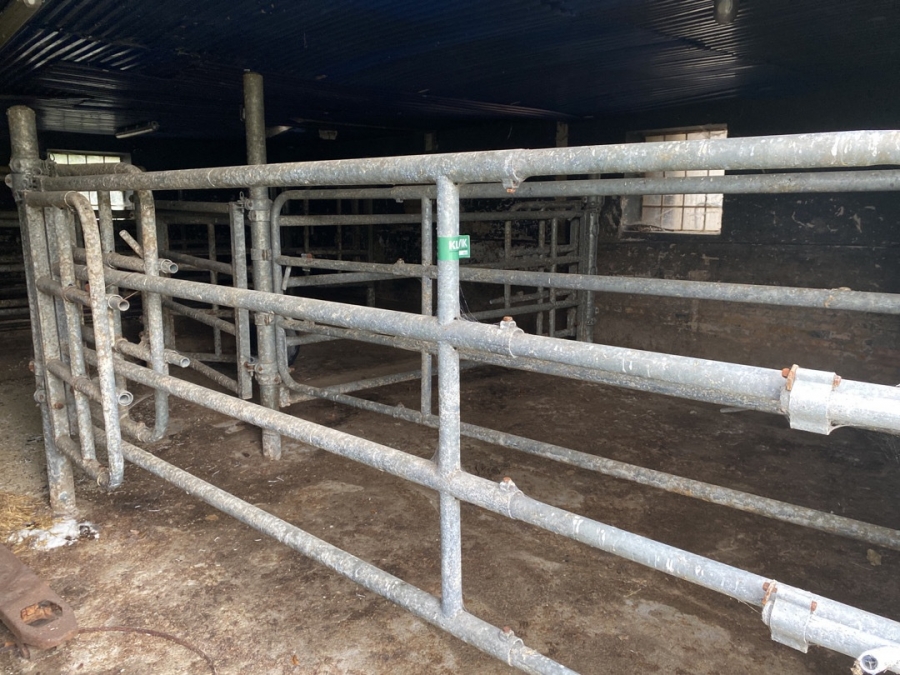 Klaravik auktioner - Stald inventer