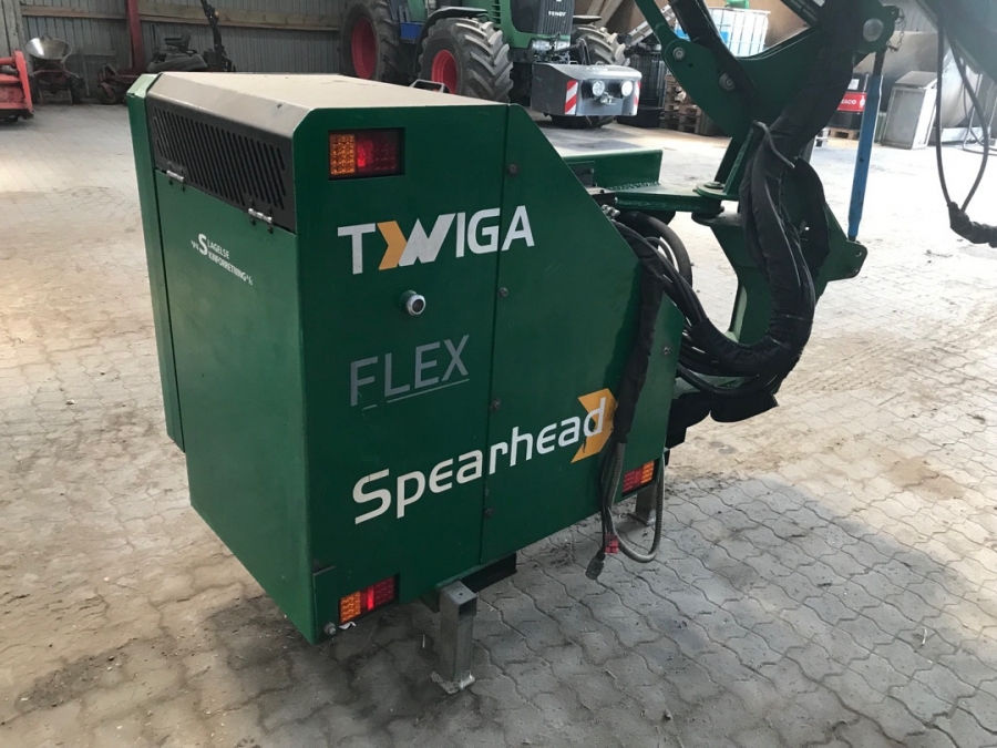 Klaravik auktioner - Spearhead Twiga 6000 hegnsklipper