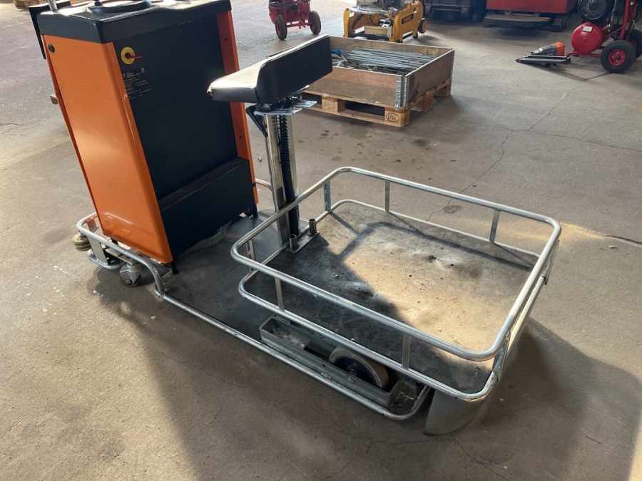 Klaravik auktioner - Lager køretøj