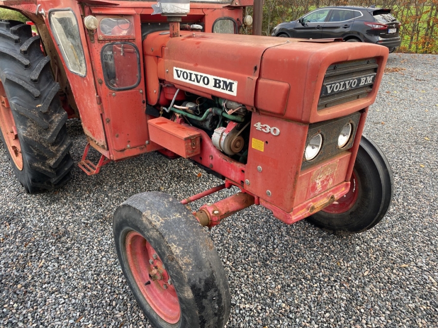 Klaravik auktioner - Volvo 430 Traktor