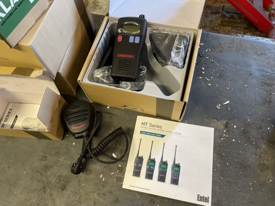 Klaravik auktioner - UHF RADIO