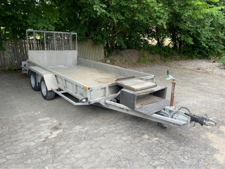 Klaravik auktioner - Maskintrailer 3500kg