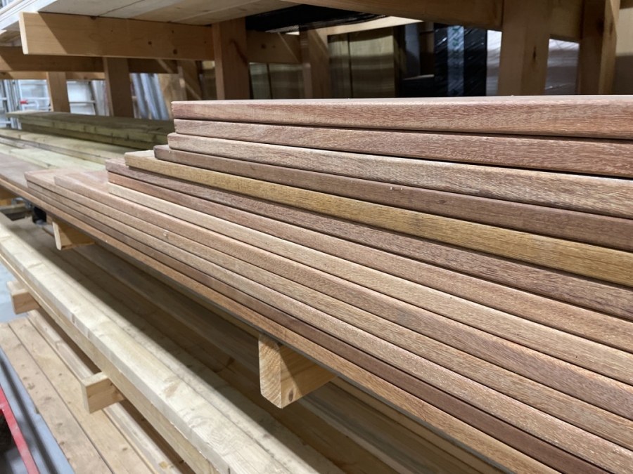 Klaravik auktioner - Blandet hårdt træ