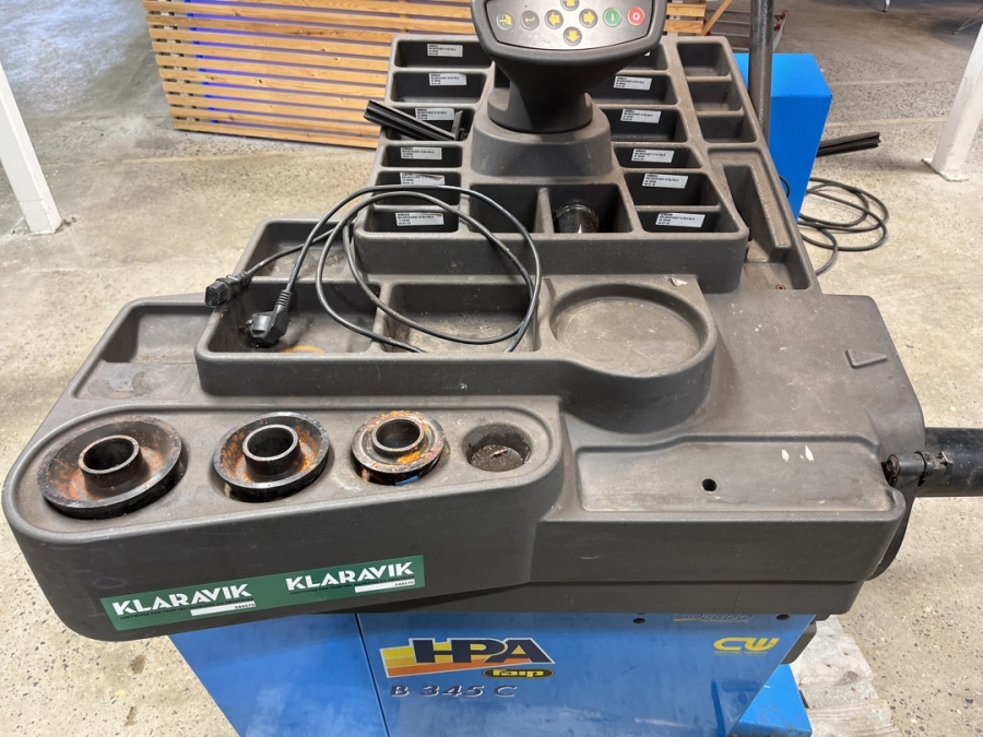 Klaravik auktioner - Afbalanceringsmaskine