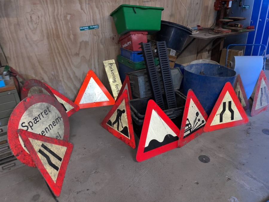 Klaravik auktioner - Skilte