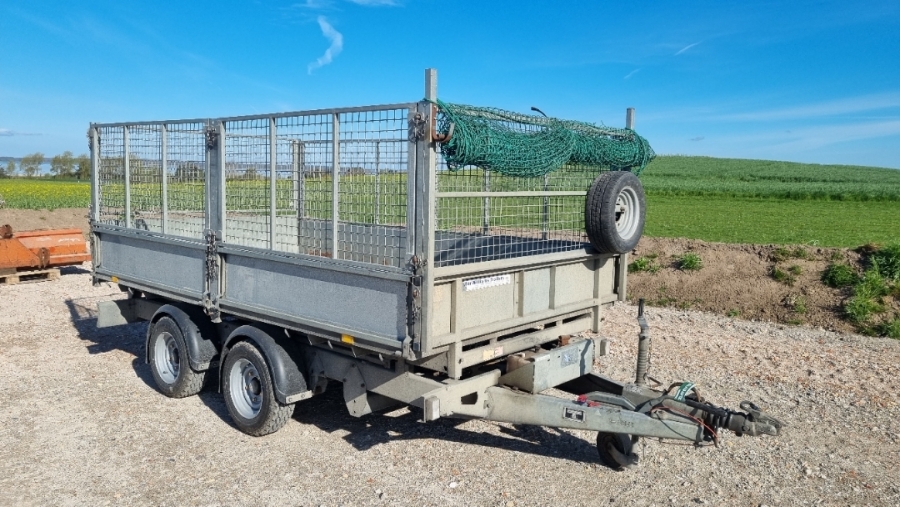 Klaravik auktioner - Tip - trailer