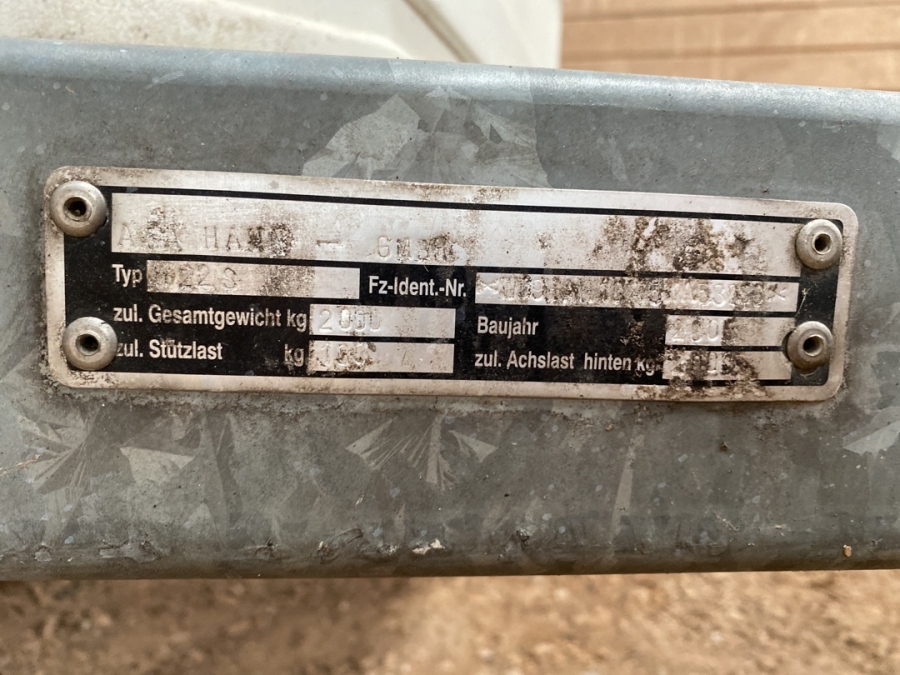 Klaravik auktioner - Kassetrailer