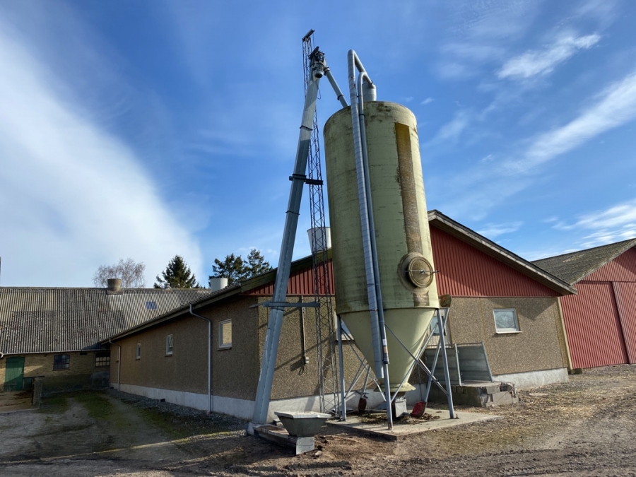 Klaravik auktioner - Kornelevator