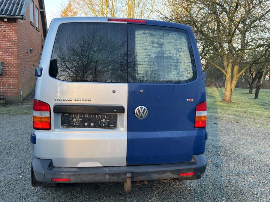 Klaravik auktioner - Kassebil