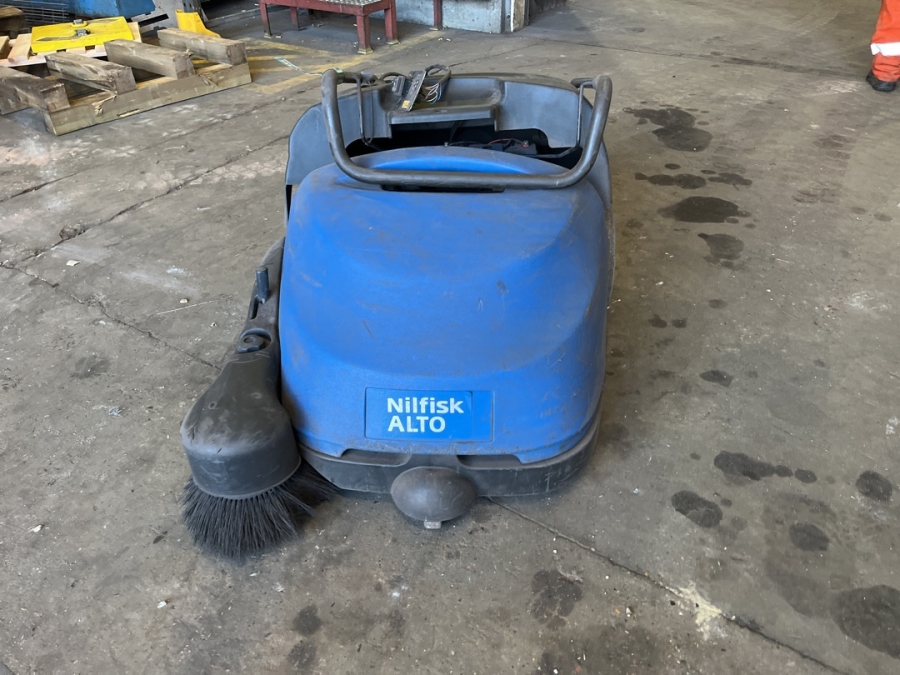 Klaravik auktioner - Fejemaskine