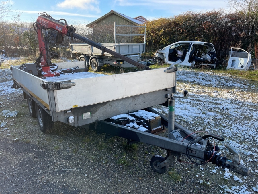 Klaravik auktioner - Trailer med kran