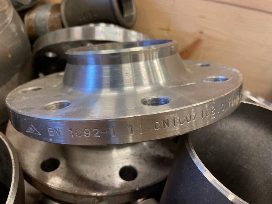 Klaravik auktioner - Flancher