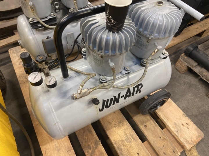 Klaravik auktioner - JUN-AIR